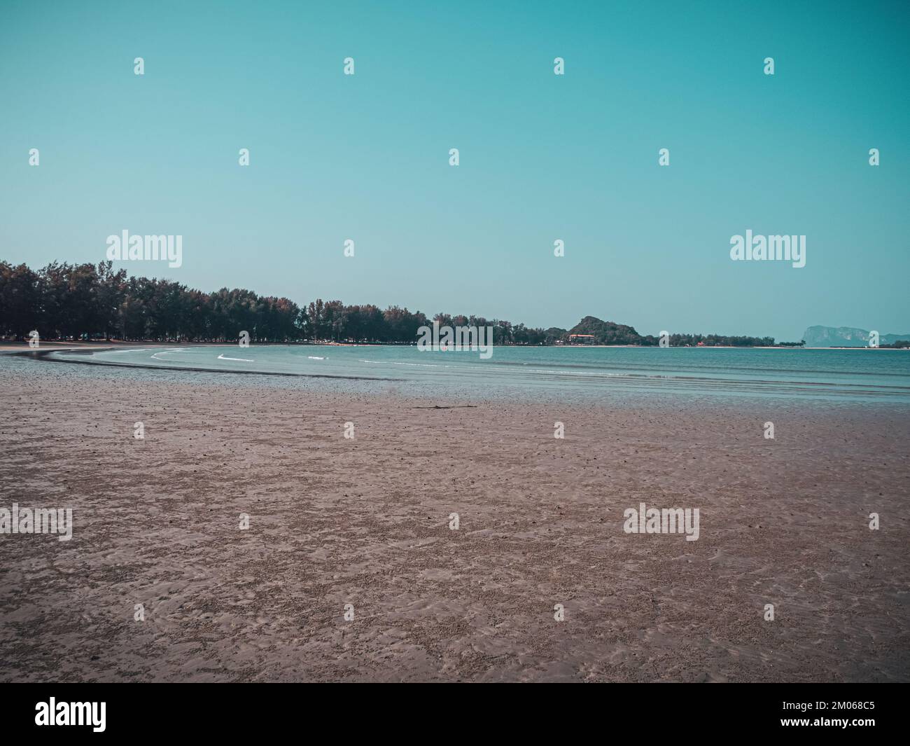 horizon scenics Calm sea blue water ocean blue sky nature background ...