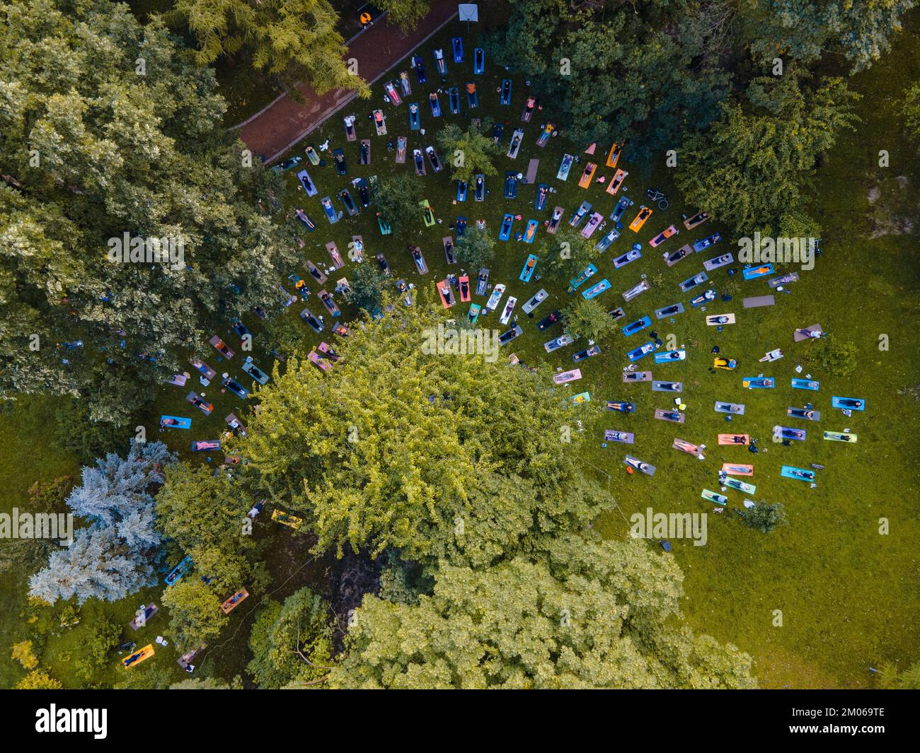 People park grass crowd drone hi-res stock photography and images - Alamy