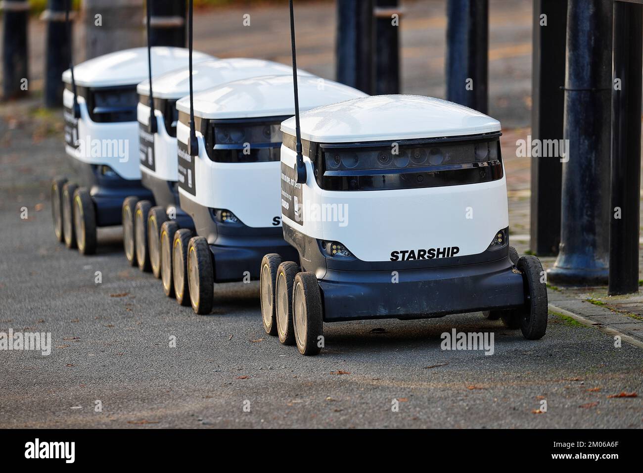 Robots by Starship Technologies delivering groceries to residents of ...