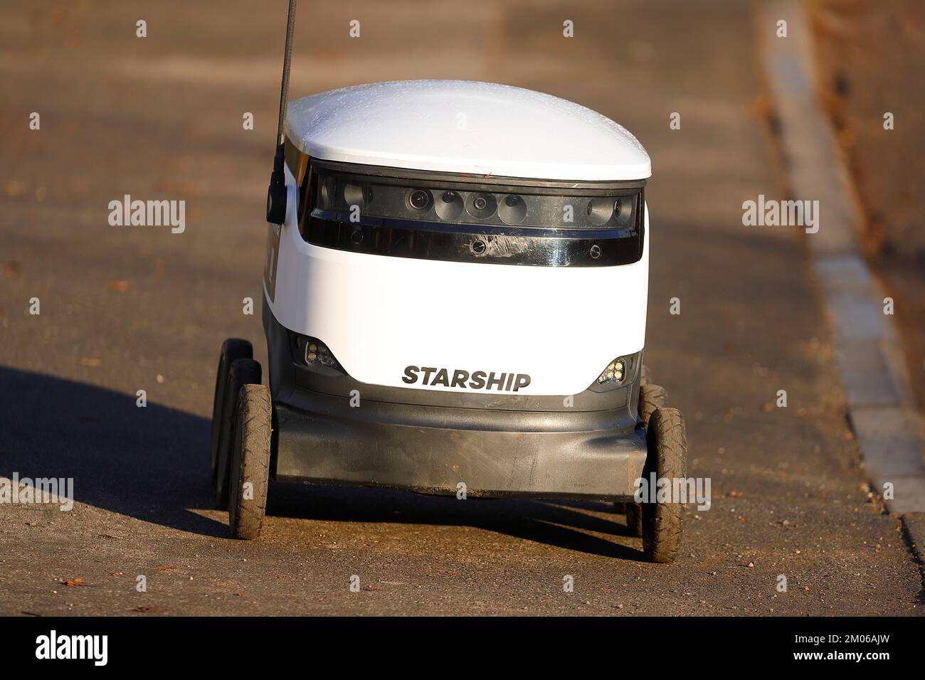 Robots by Starship Technologies delivering groceries to residents of ...