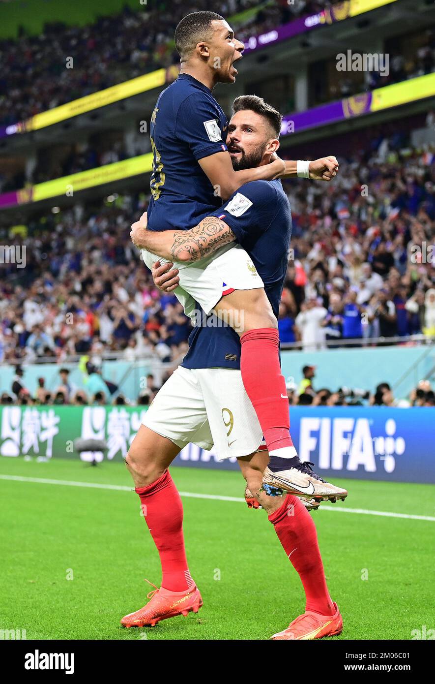 Doha, Katar. 04th Dec, 2022. 1:0 Tor, Jubel, v.l. Kylian Mbappe ...