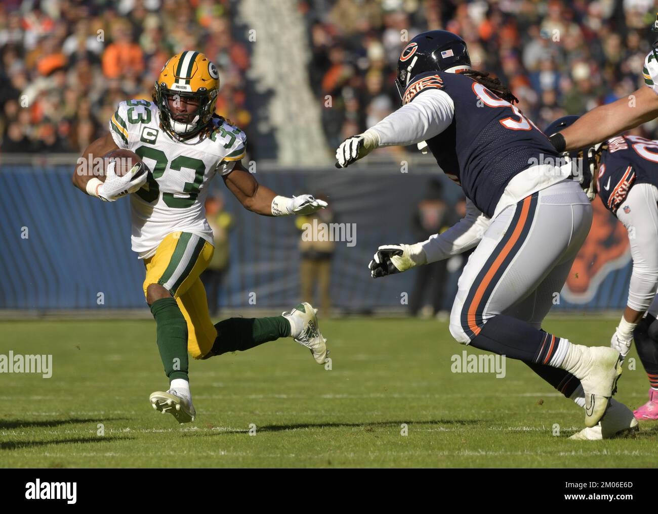 Chicago bears running back jones hi-res stock photography and images ...