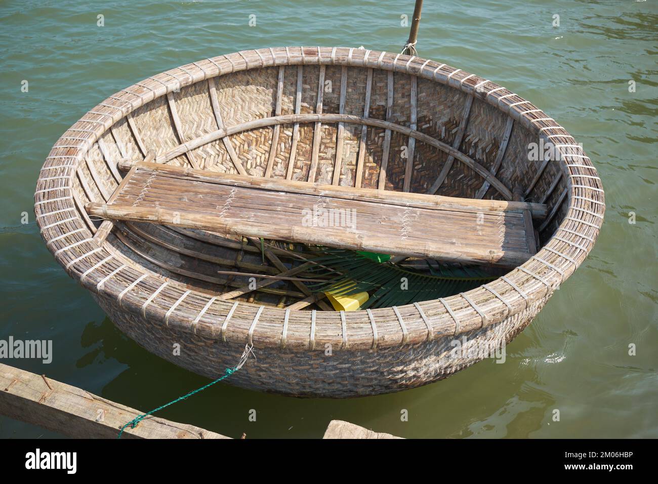 Coracles hi-res stock photography and images - Alamy
