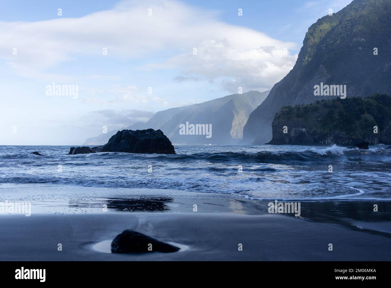 Wave on beach madeira hi-res stock photography and images - Alamy