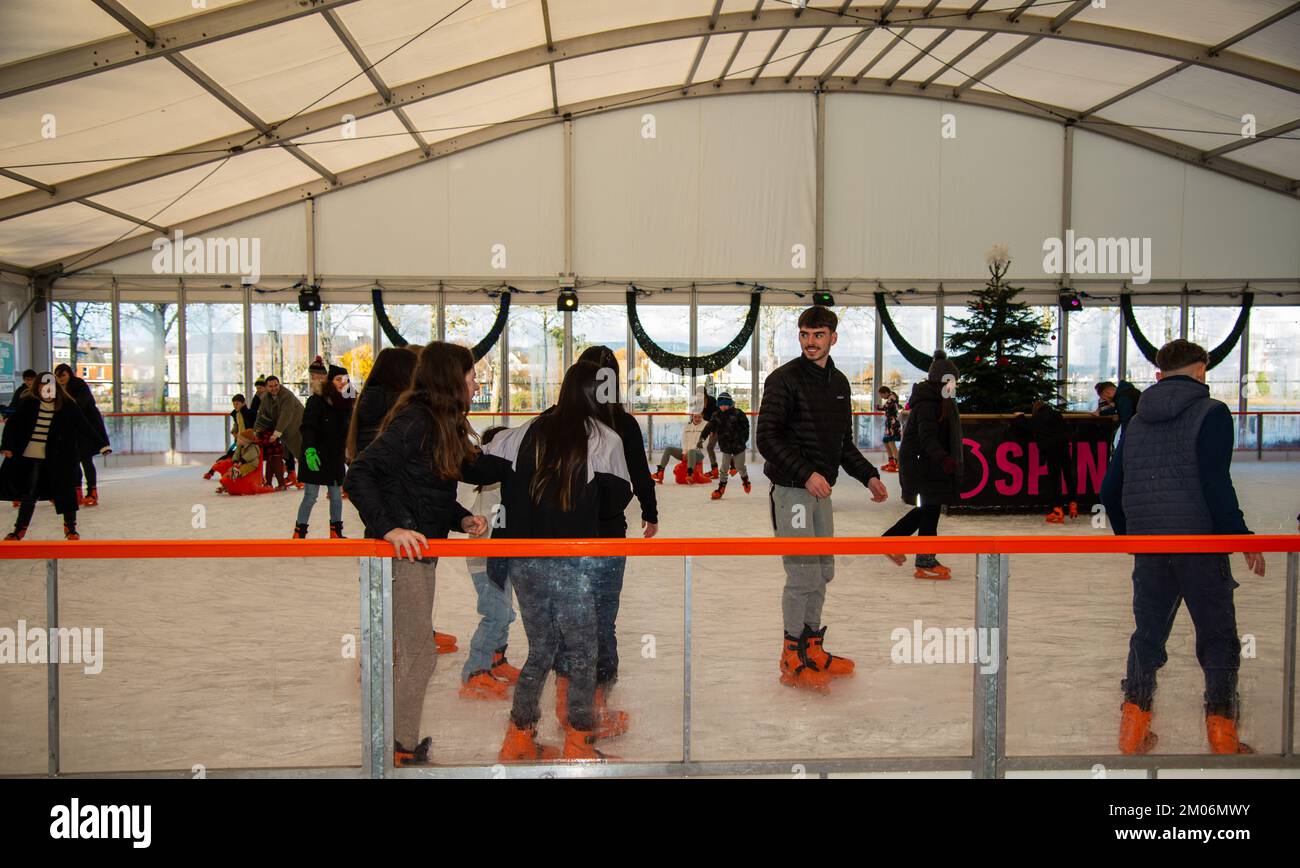 Limerick Christmas , ice rink in the city center and a colorful fair ...