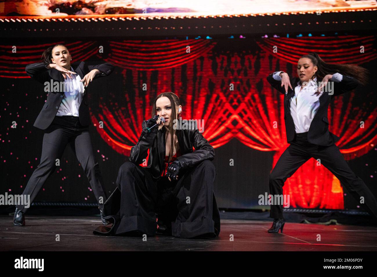 Dove cameron december 2022 hi-res stock photography and images - Alamy