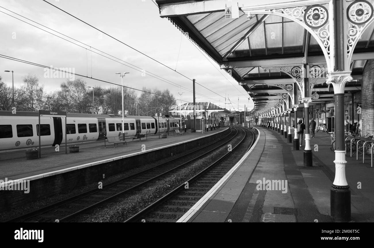 Skipton rail station Black and White Stock Photos & Images - Alamy