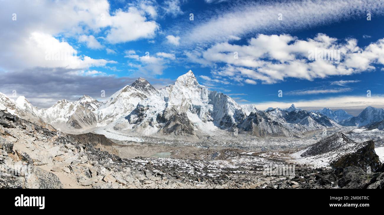 Mount Everest, himalaya, panoramic view from Kala Patthar of himalayas mountains with beautiful ...