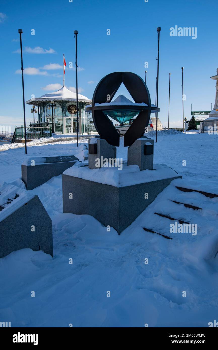 The UNESCO Monument commemorating the historic district of Quebec in ...