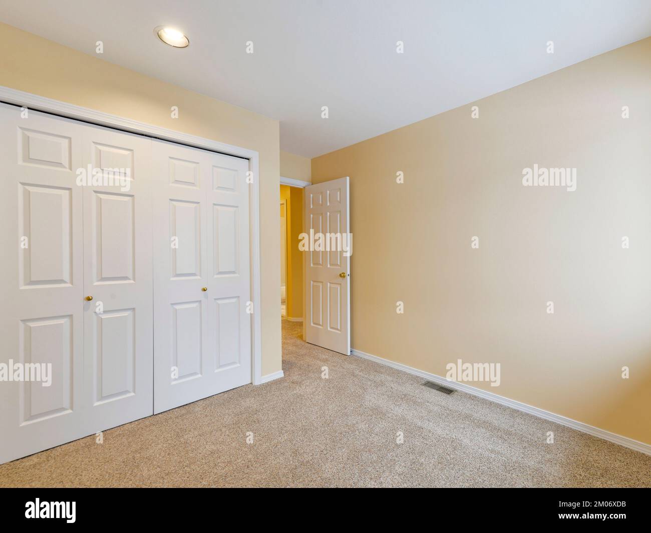 Modern residential empty bedroom interior Stock Photo - Alamy