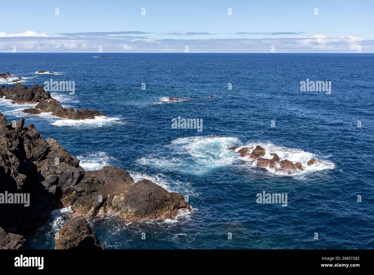 stormy ocean big breaking waves and sharp cliffs Stock Photo - Alamy