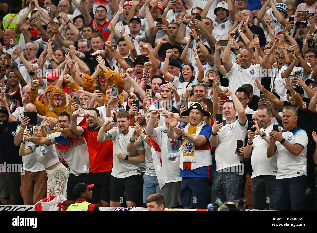 English football fans qatar hi-res stock photography and images - Alamy