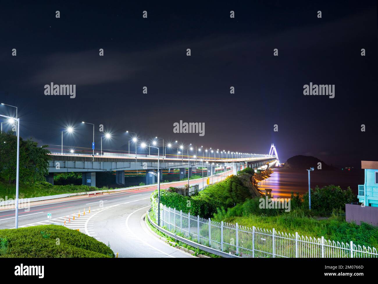 Night View of Yeongjong Bridge in Incheon, Korea Stock Photo - Alamy