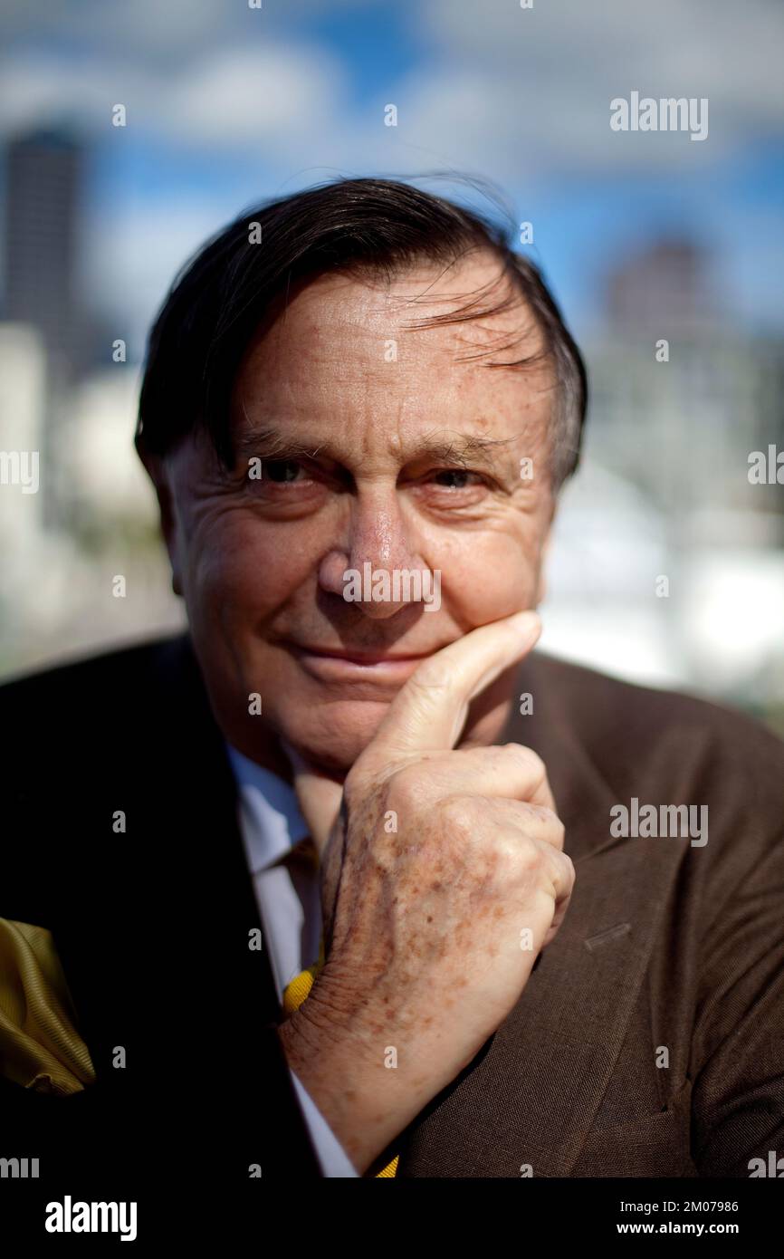 0/10/09 Barry Humphries, Australian comedian, satirist, dadaist, artist ...