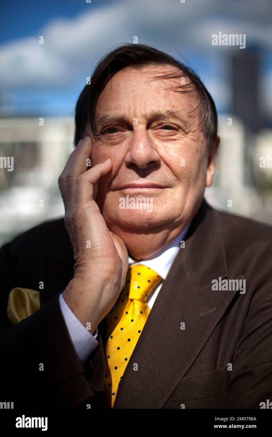 0/10/09 Barry Humphries, Australian comedian, satirist, dadaist, artist ...