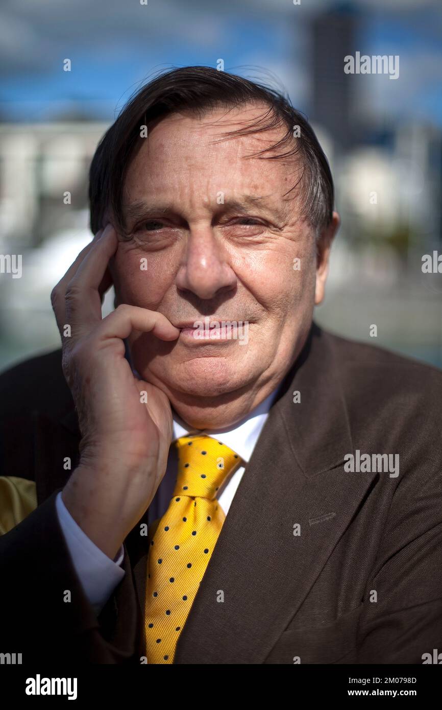 0/10/09 Barry Humphries, Australian comedian, satirist, dadaist, artist ...