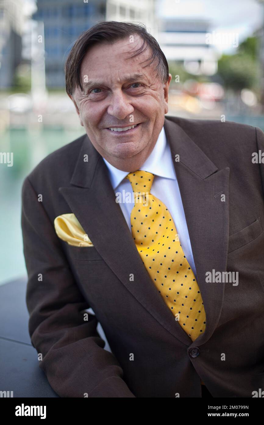 0/10/09 Barry Humphries, Australian comedian, satirist, dadaist, artist ...