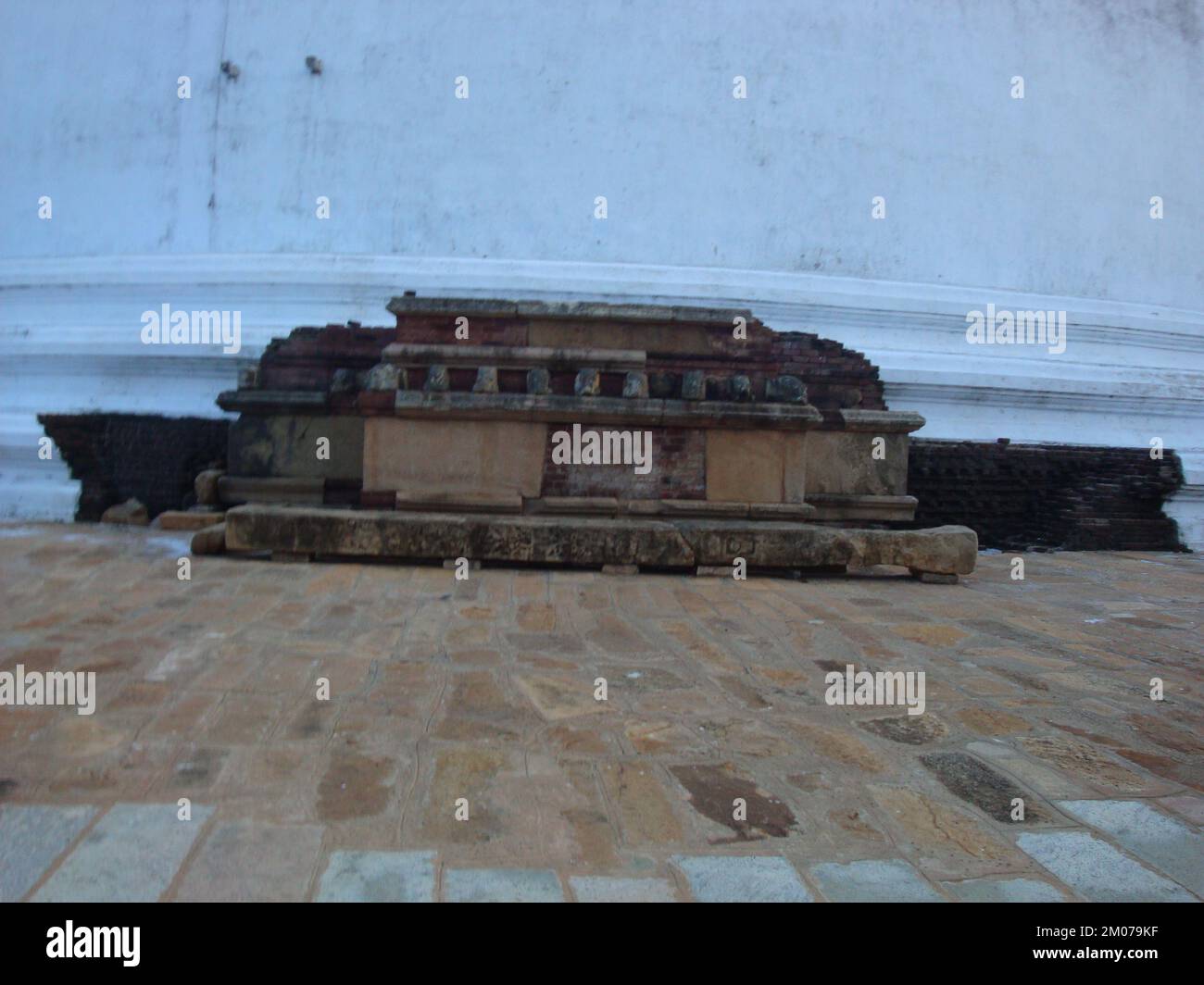 The Ruwanweli Maha Seya, also known as the Mahathupa, is a stupa in ...