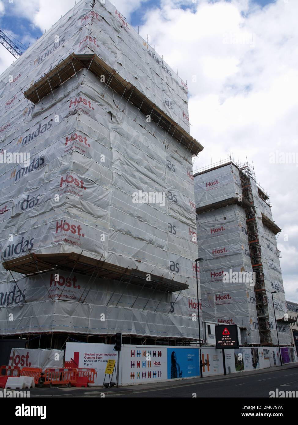 House wrap construction hi-res stock photography and images - Alamy