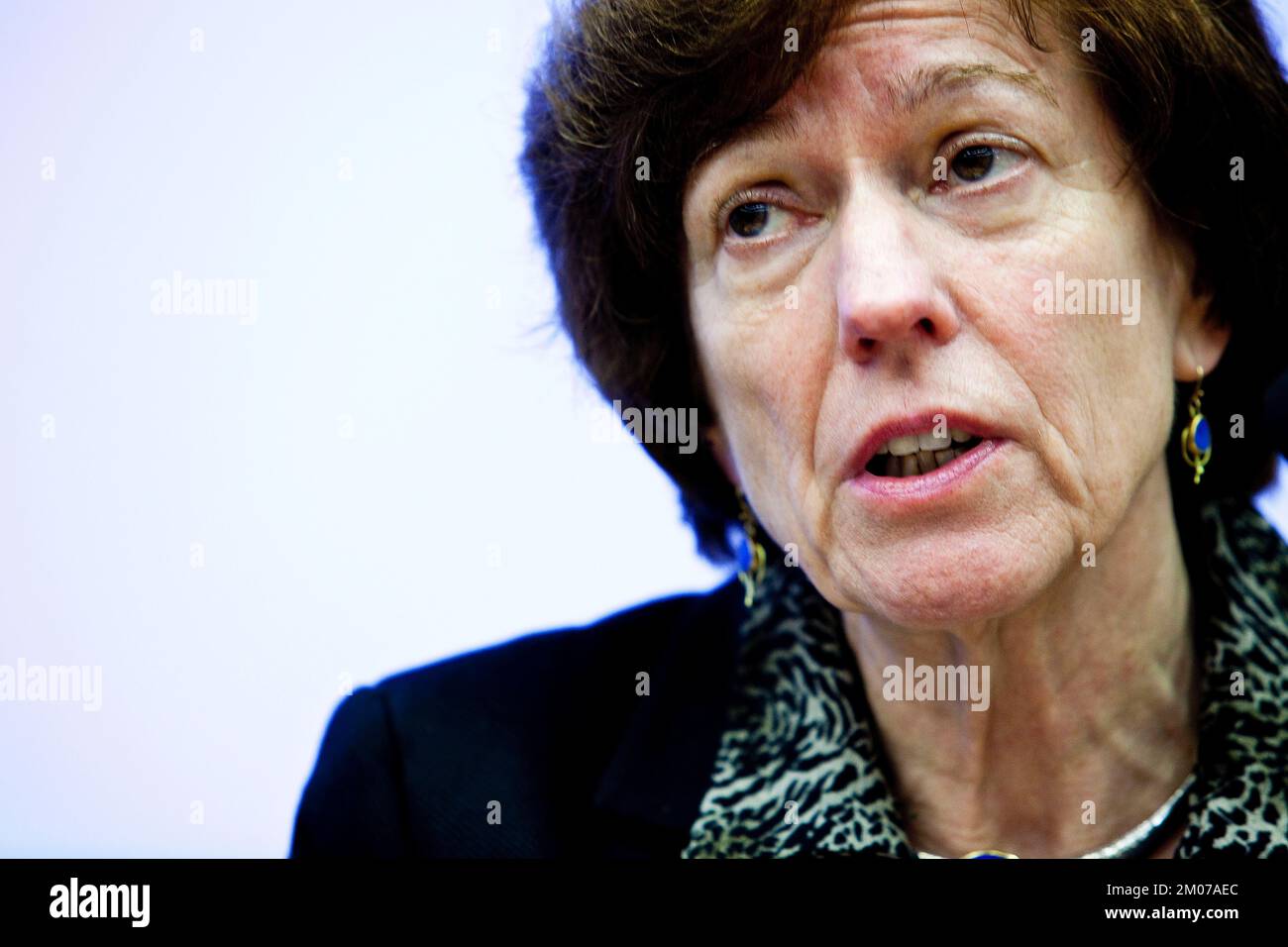 Dr Nina Fedoroff speaking at Auckland University on Jan 27th 2010 ...