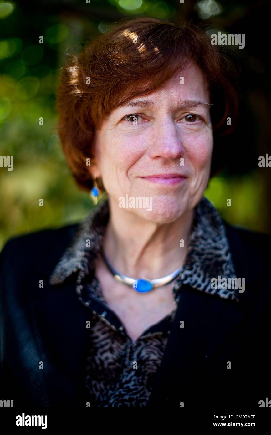 Dr Nina Fedoroff speaking at Auckland University on Jan 27th 2010 ...
