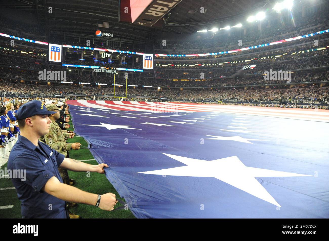 Dallas cowboys stadium flag hi-res stock photography and images - Alamy