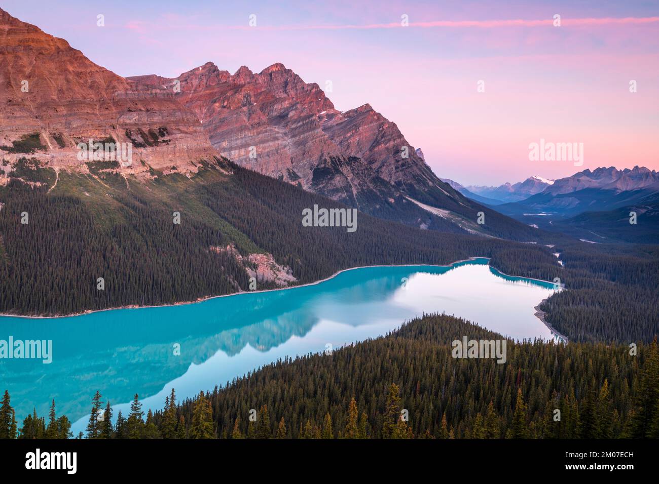 Peyto lake at sunrise banff national park hi-res stock photography and ...