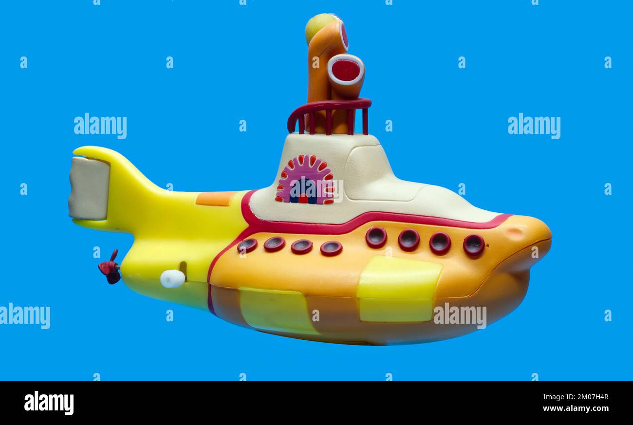 Yellow submarine boat hi-res stock photography and images - Alamy