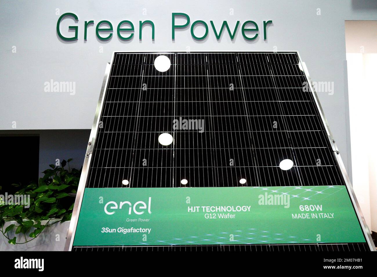 Bifacial module hi-res stock photography and images - Alamy