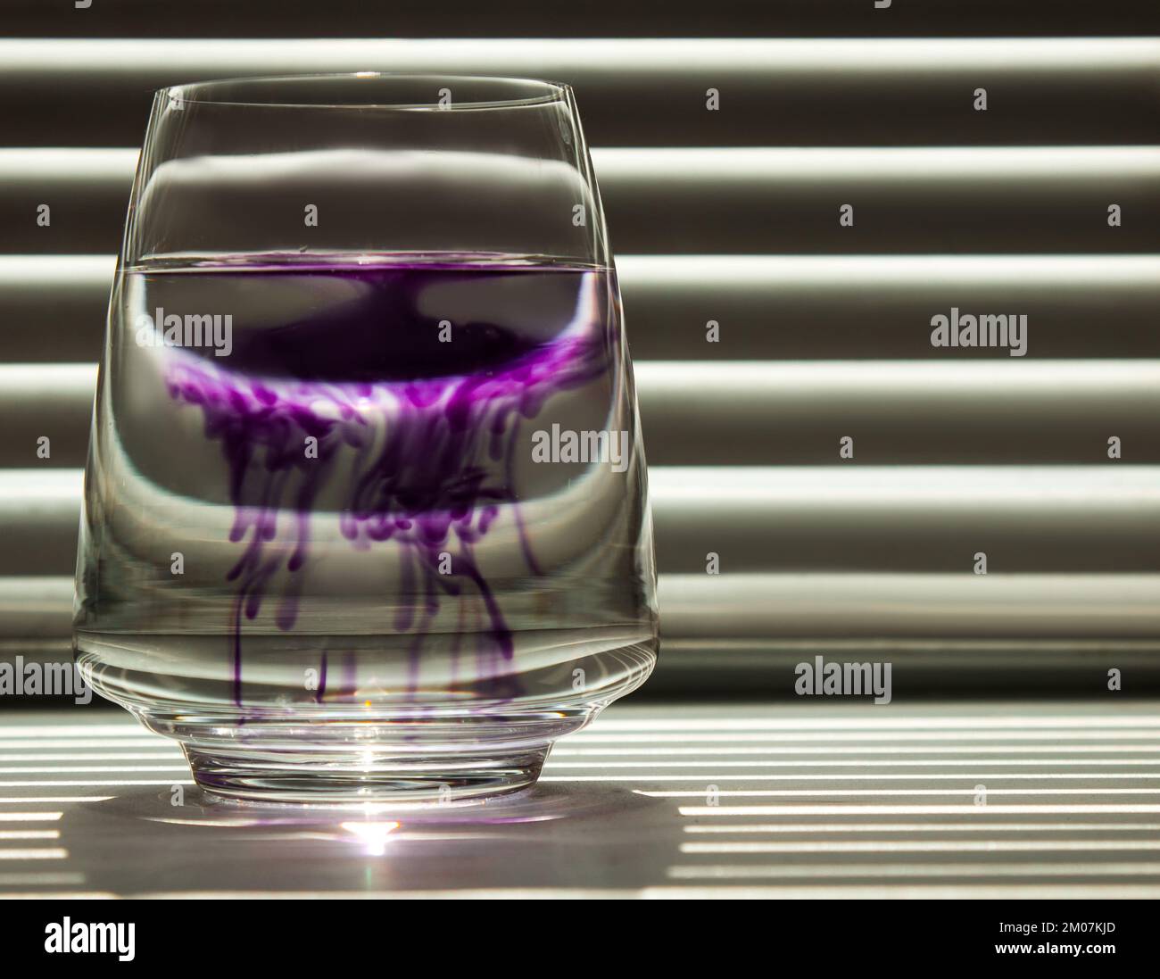 Underwater ink diffusion hi-res stock photography and images - Alamy
