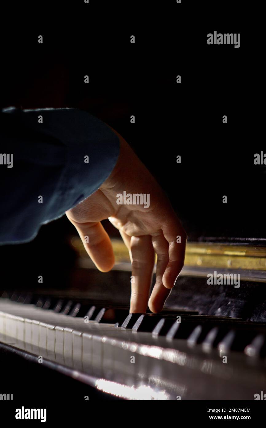 Youth rehearsal keyboard school hi-res stock photography and images - Alamy