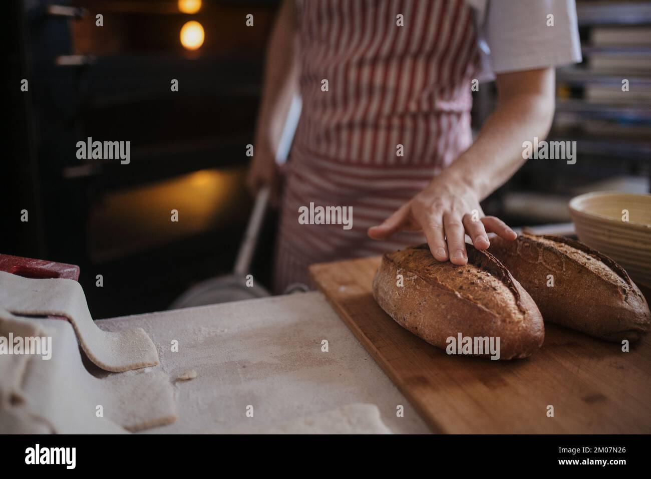Baker uniform oven hi-res stock photography and images - Alamy
