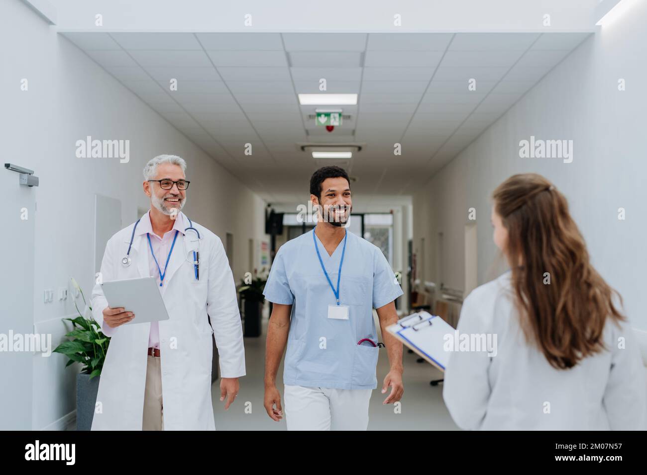 Diverse hospital team hi-res stock photography and images - Alamy