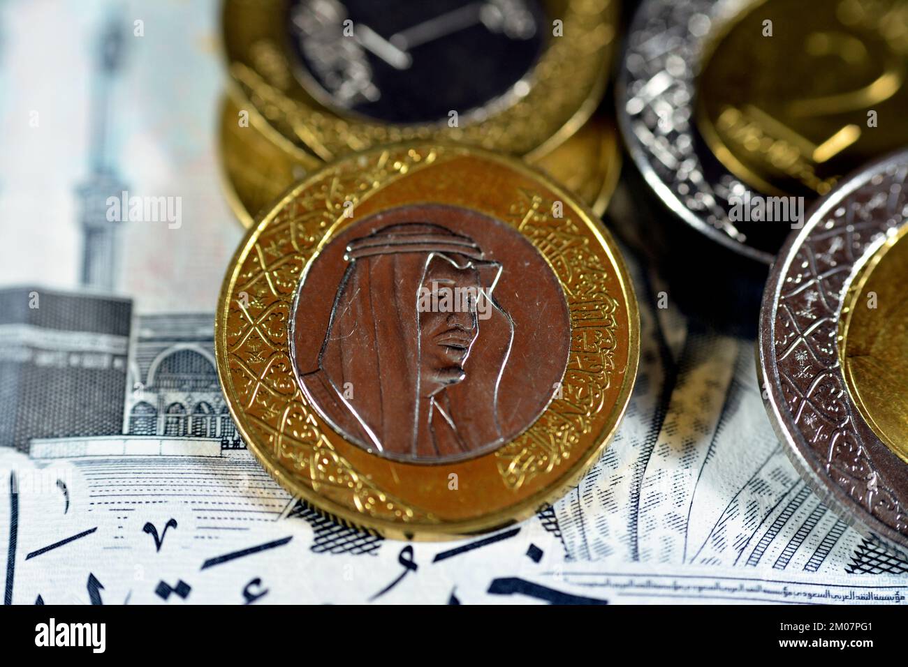 Obverse side of 1 SAR one Saudi Arabia riyals coin series 1438 AH 2016 ...