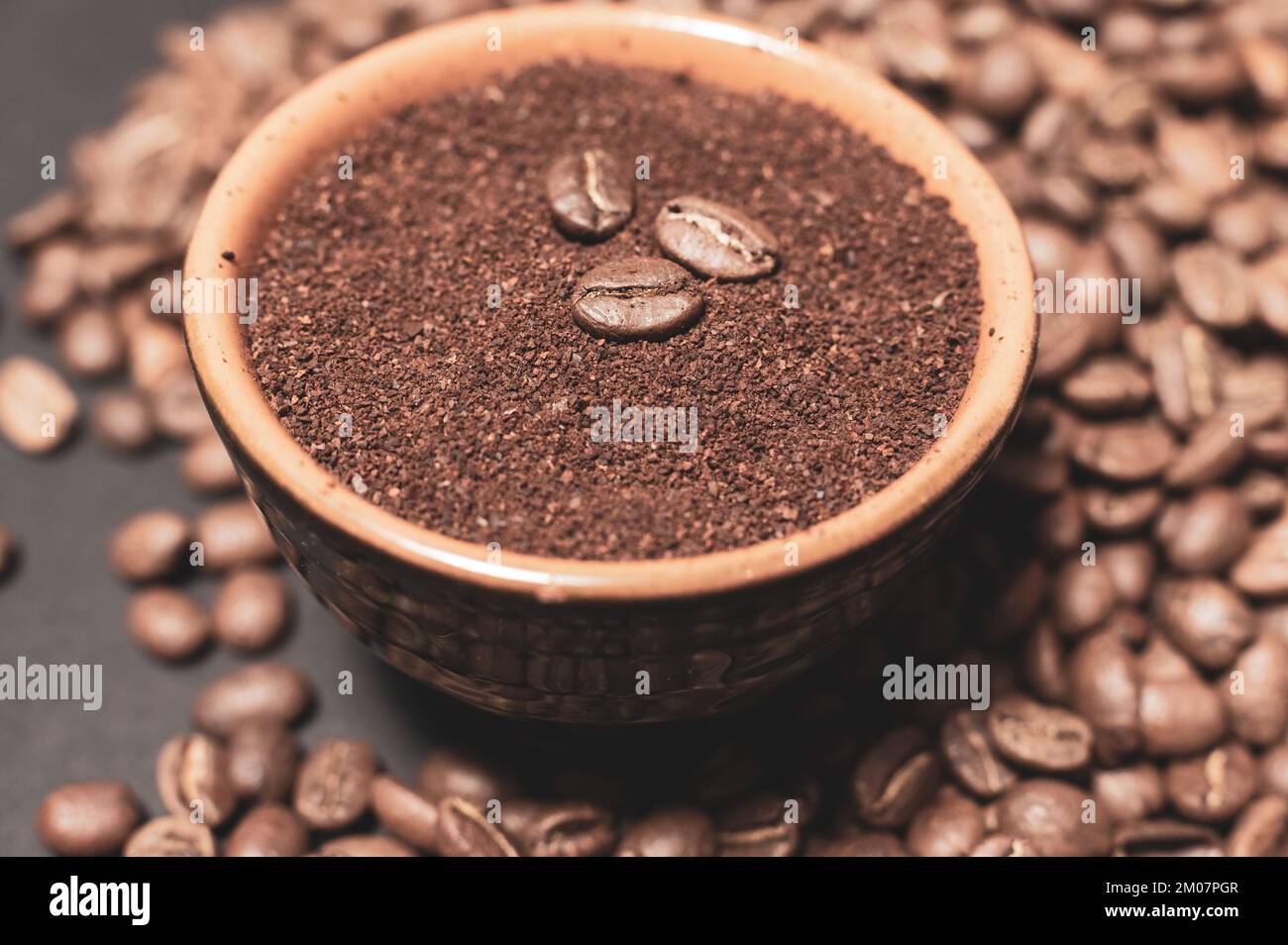 Closeup roasted coffee seeds lying hi-res stock photography and images ...