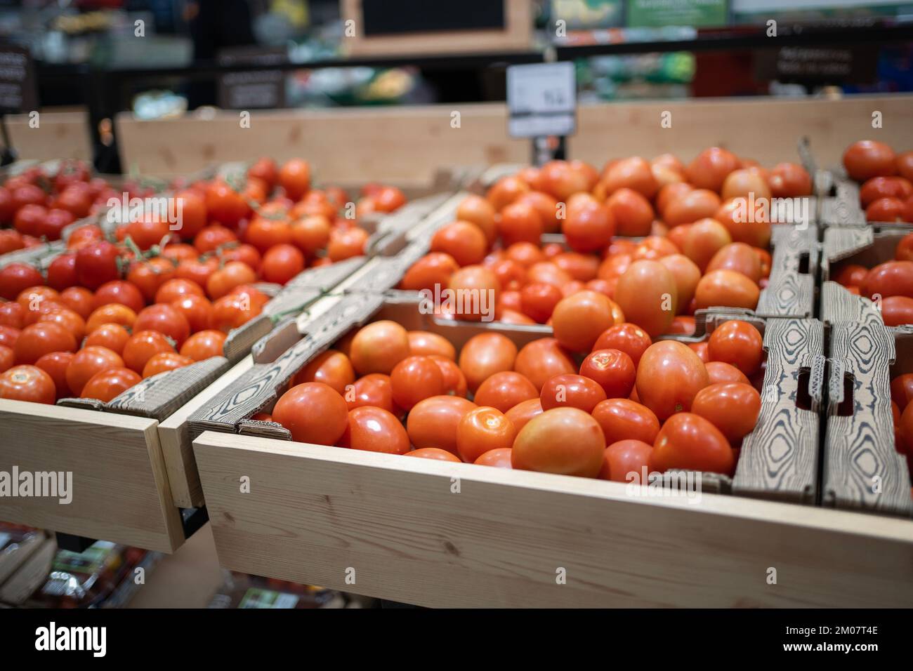 Tomato shelves hi-res stock photography and images - Alamy