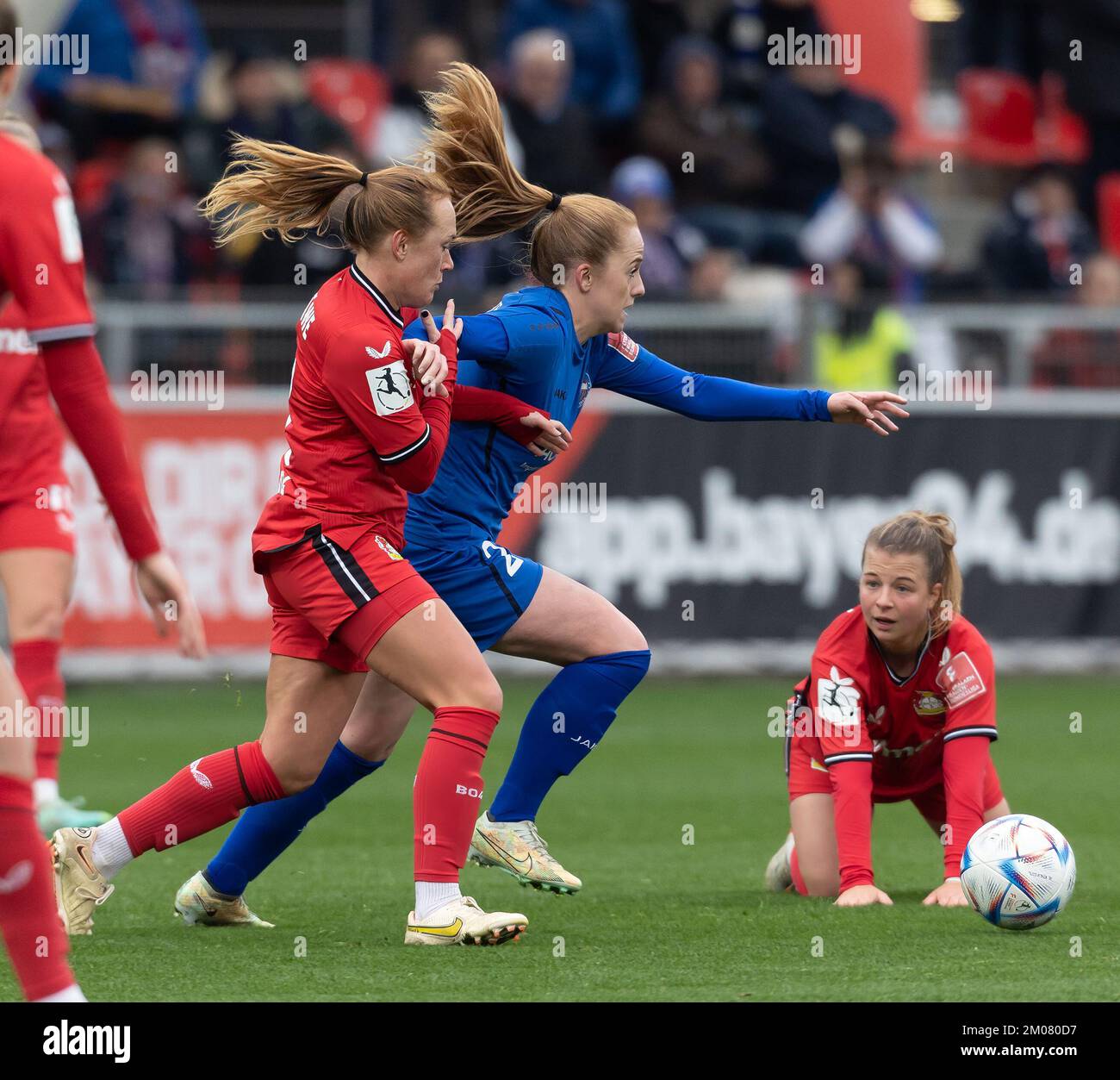 Leverkusen, Germany. 04th Dec, 2022. Women's Flyeralarm Bundesliga, Matchday 9, Bayer 04 ...