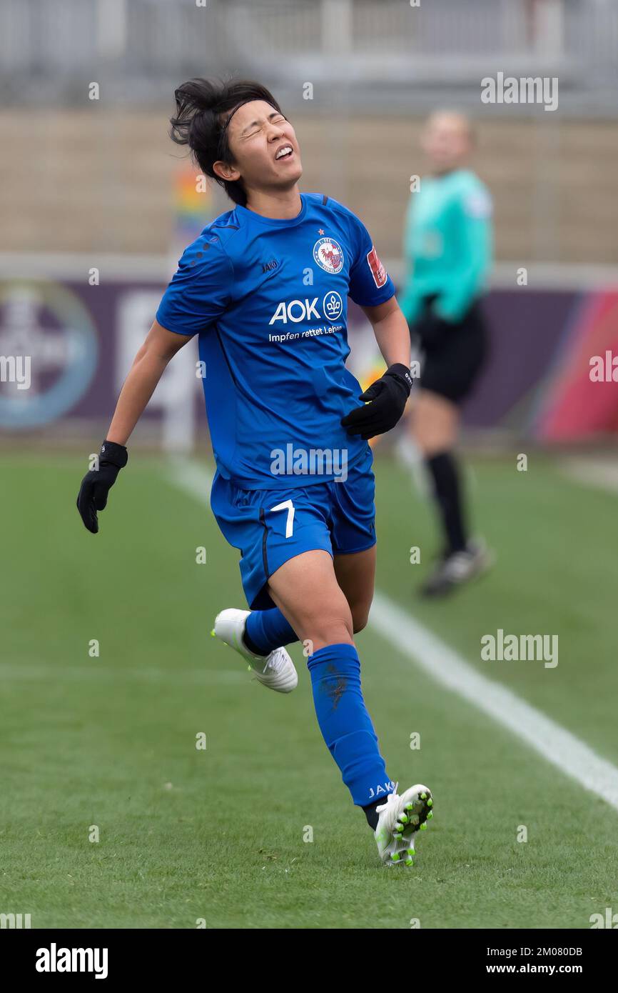 Leverkusen, Germany. 04th Dec, 2022. Women's Flyeralarm Bundesliga ...