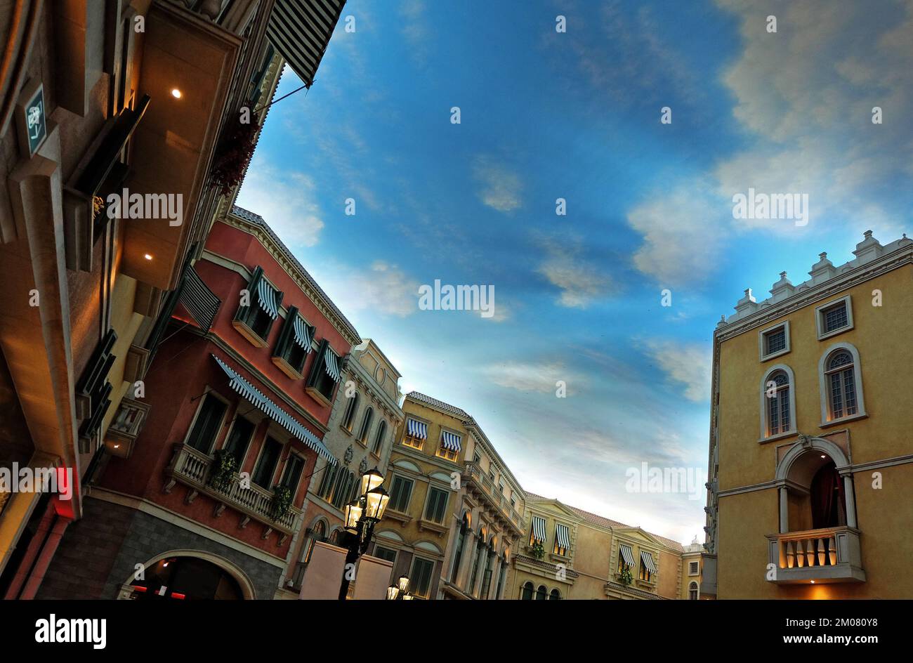The Venetian's Exterior architecture and decoration in Italian gothic ...