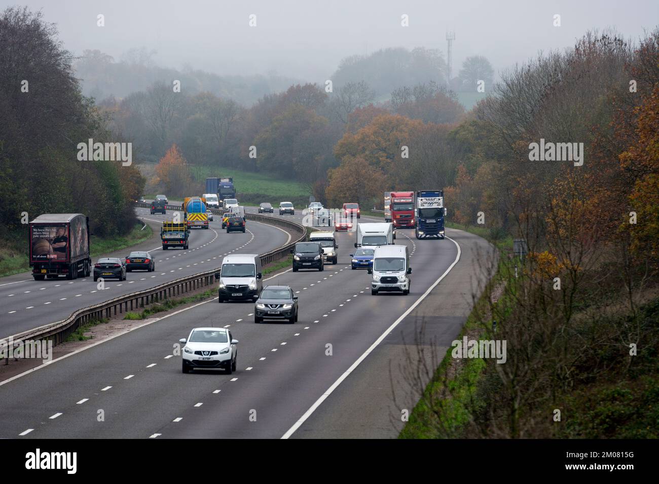 The M40 motorway in misty winter weather, Shrewley, Warwickshire, UK ...