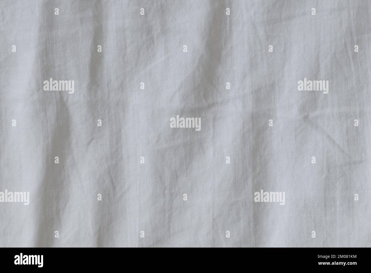 Wrinkled white surface sheet material hi-res stock photography and ...