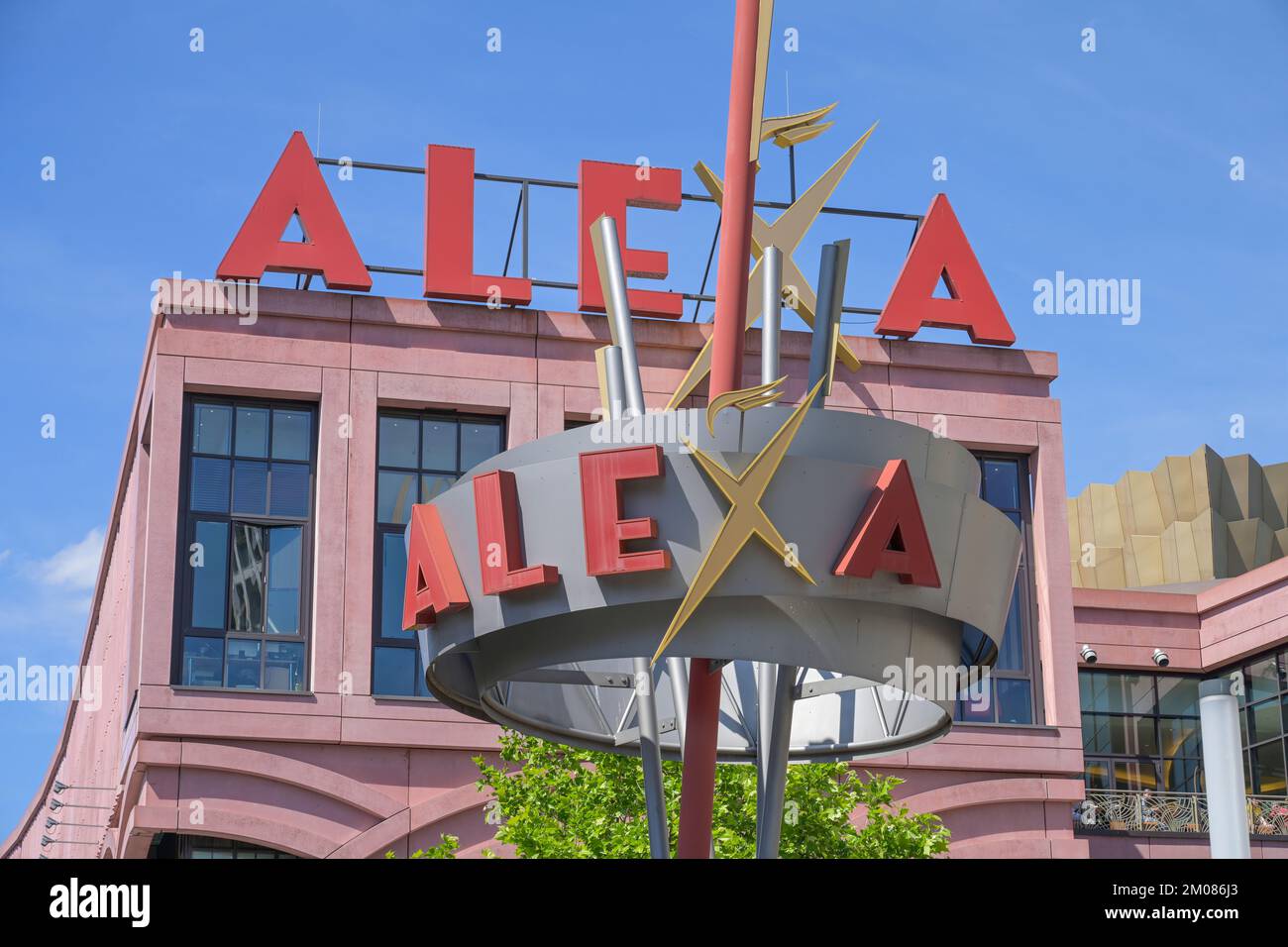 Kaufhaus Alexa, Grunerstraße, Mitte, Berlin, Deutschland Stock Photo ...