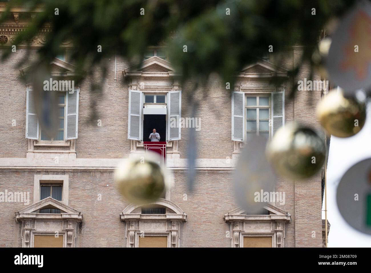 Christmas tree during pope hi-res stock photography and images - Alamy