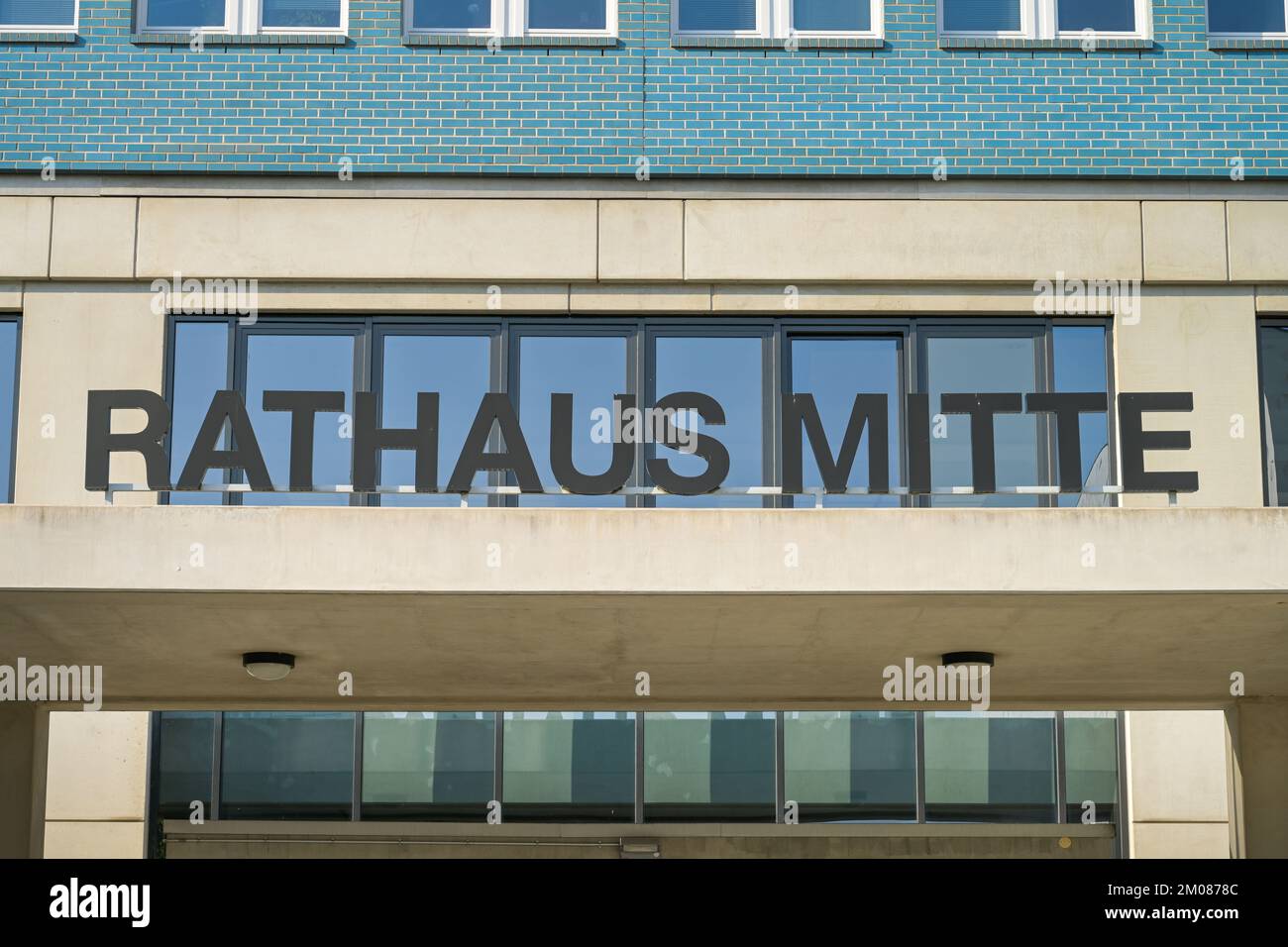 Rathaus mitte hi-res stock photography and images - Alamy