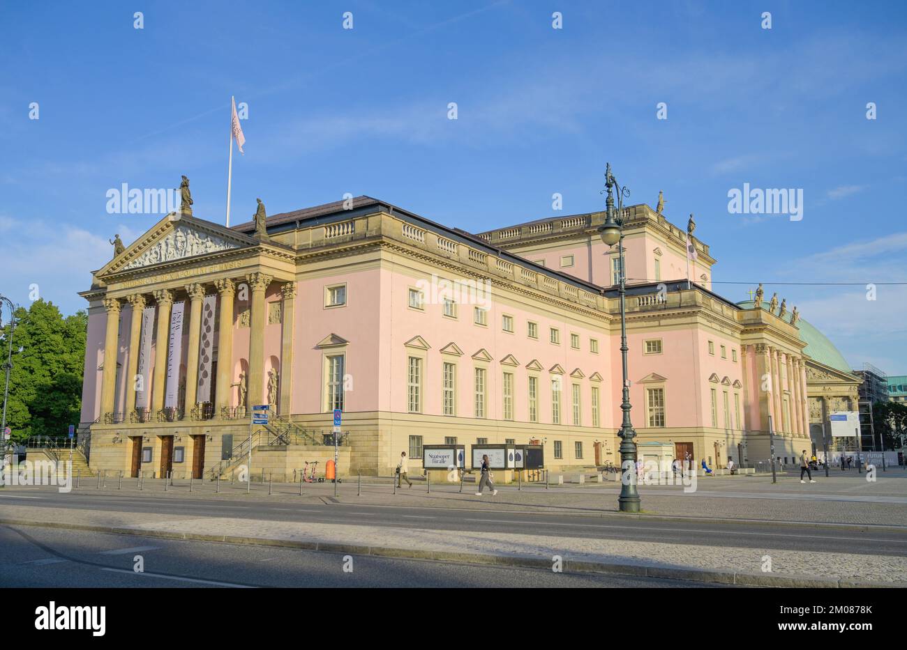 Berliner opernhaus hi-res stock photography and images - Alamy