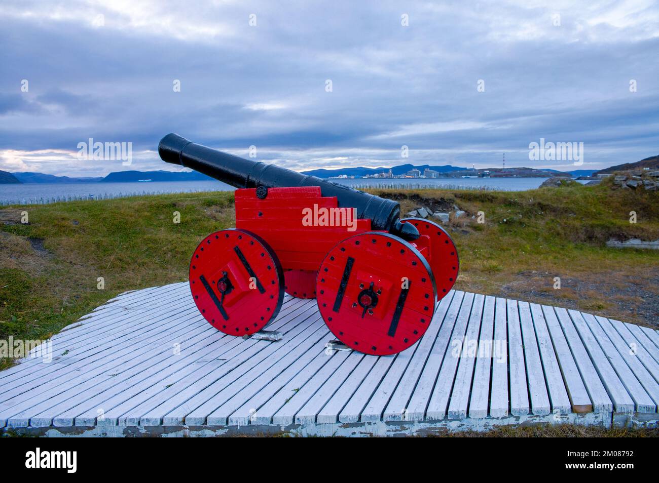 Revolutionary war cannon hi-res stock photography and images - Alamy