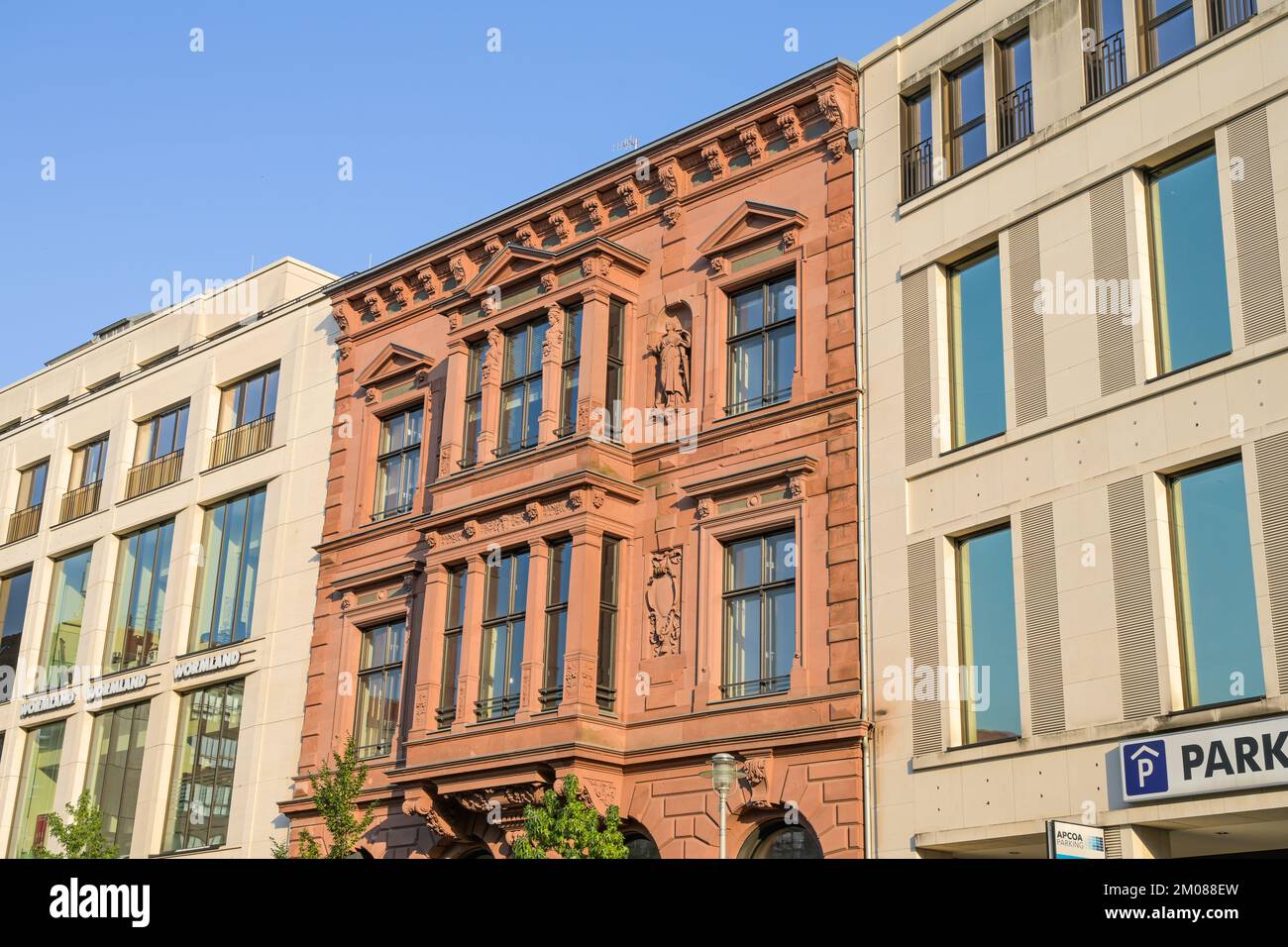 Altbau Neubauten Fassaden, Voßstraße, Mitte, Berlin, Deutschland Stock ...