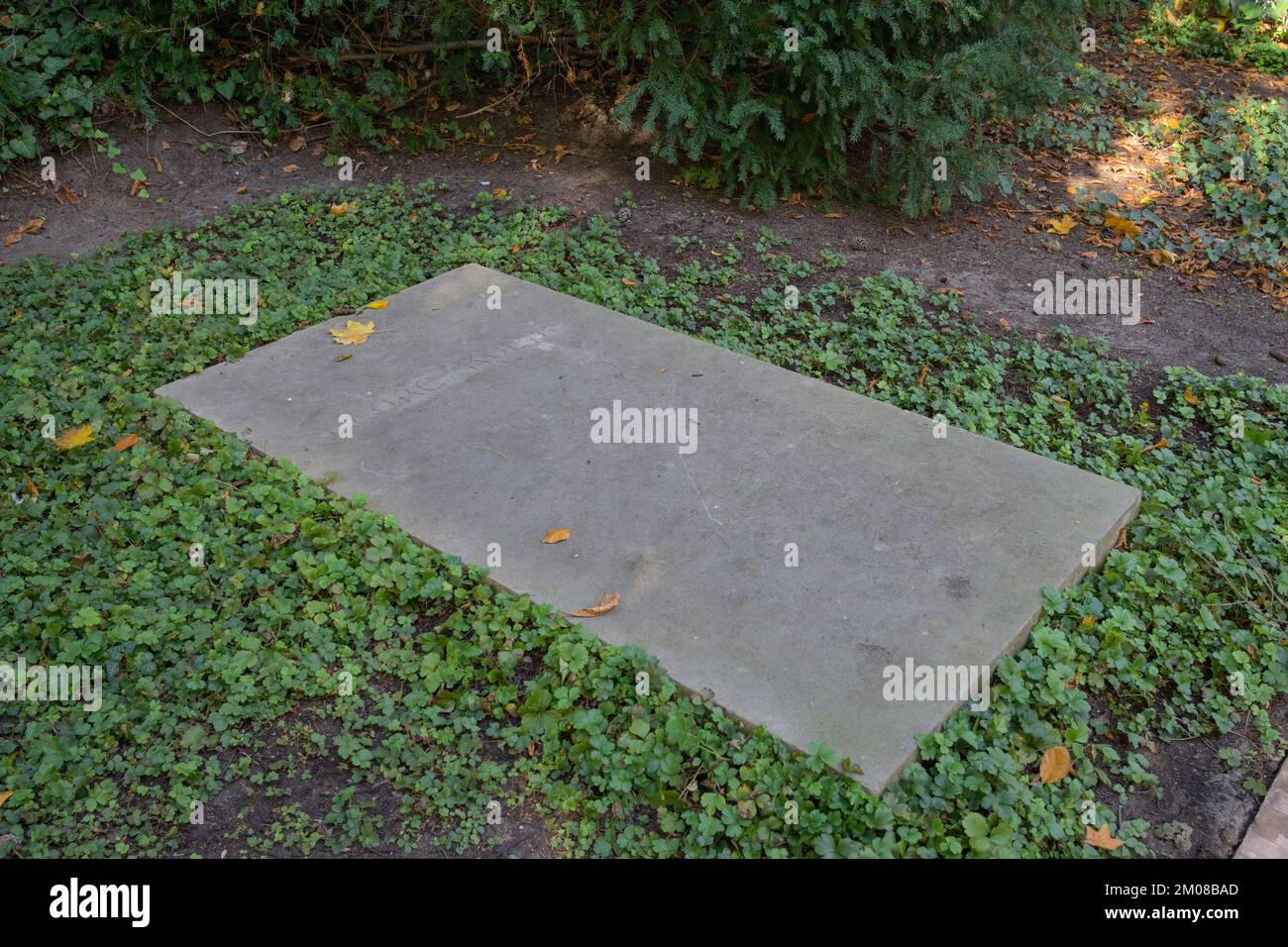 Grab Georg Kolbe, Friedhof Heerstraße, Westend, Charlottenburg ...