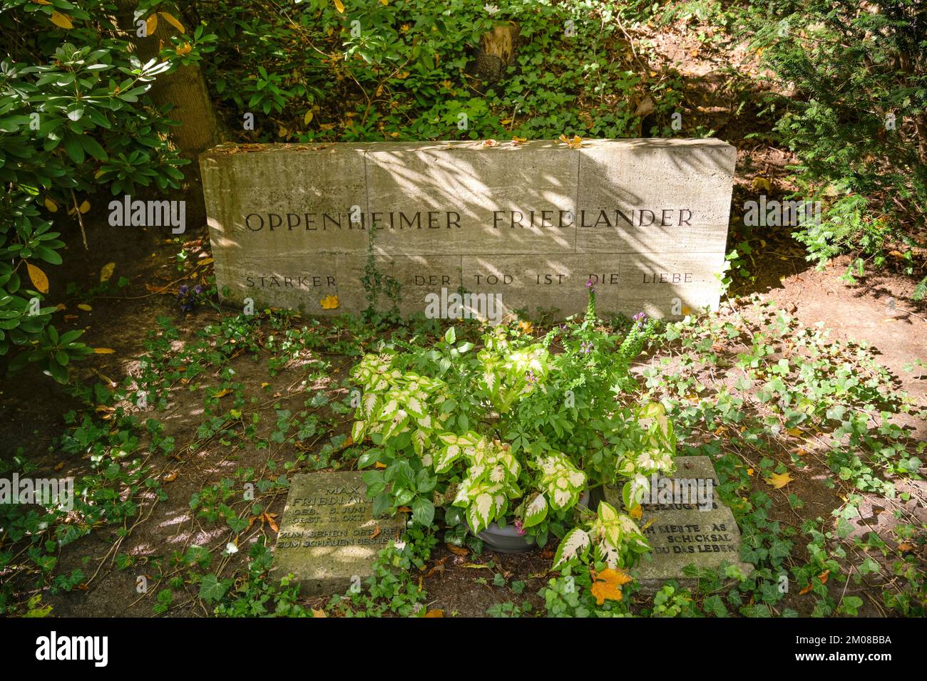 Grabstelle Ernst Oppenheimer und Maxi Friedländer, Friedhof Heerstraße ...