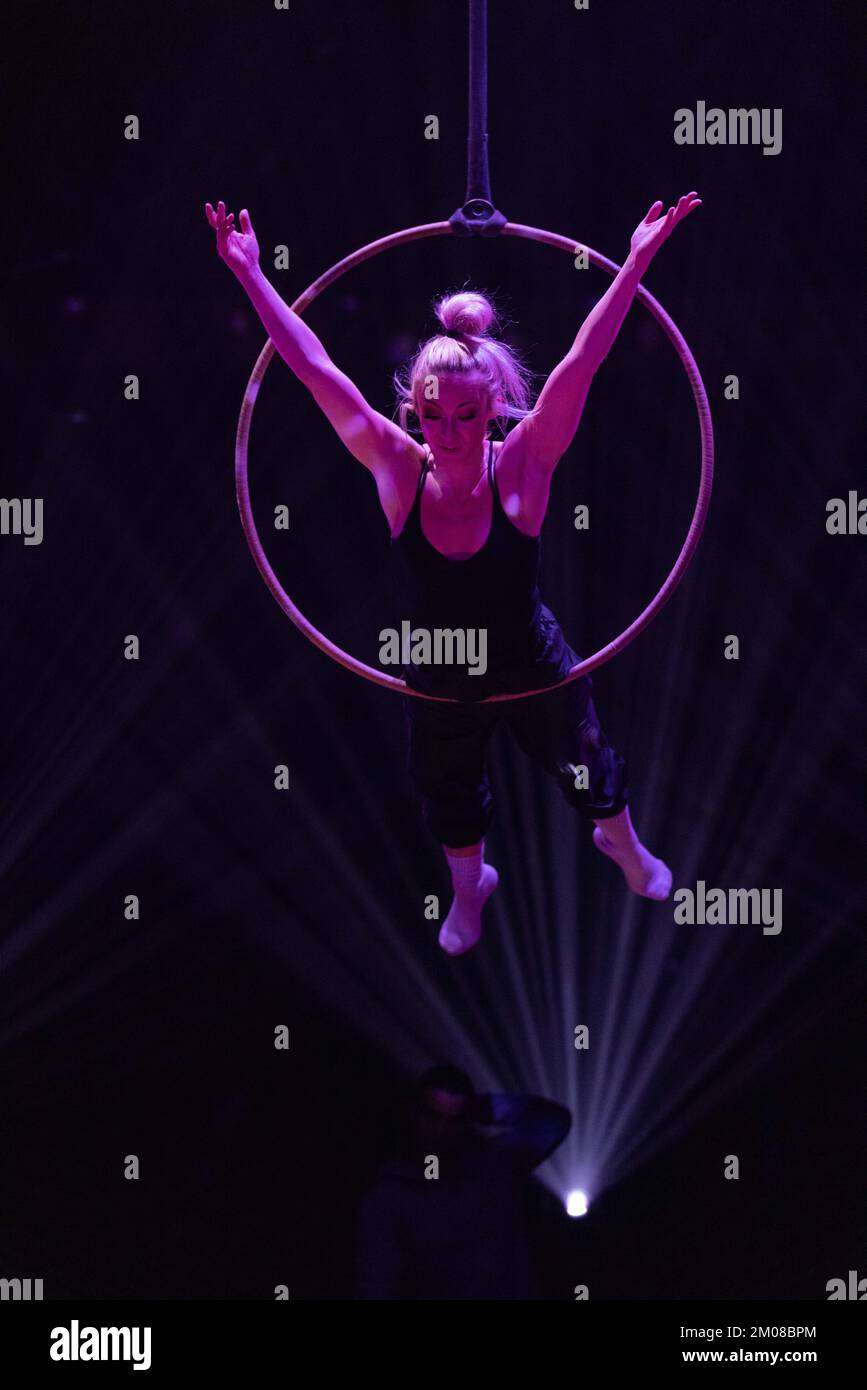 La Clique, Leicester Square, London, UK Katharine Arnold, hoop arealist ...